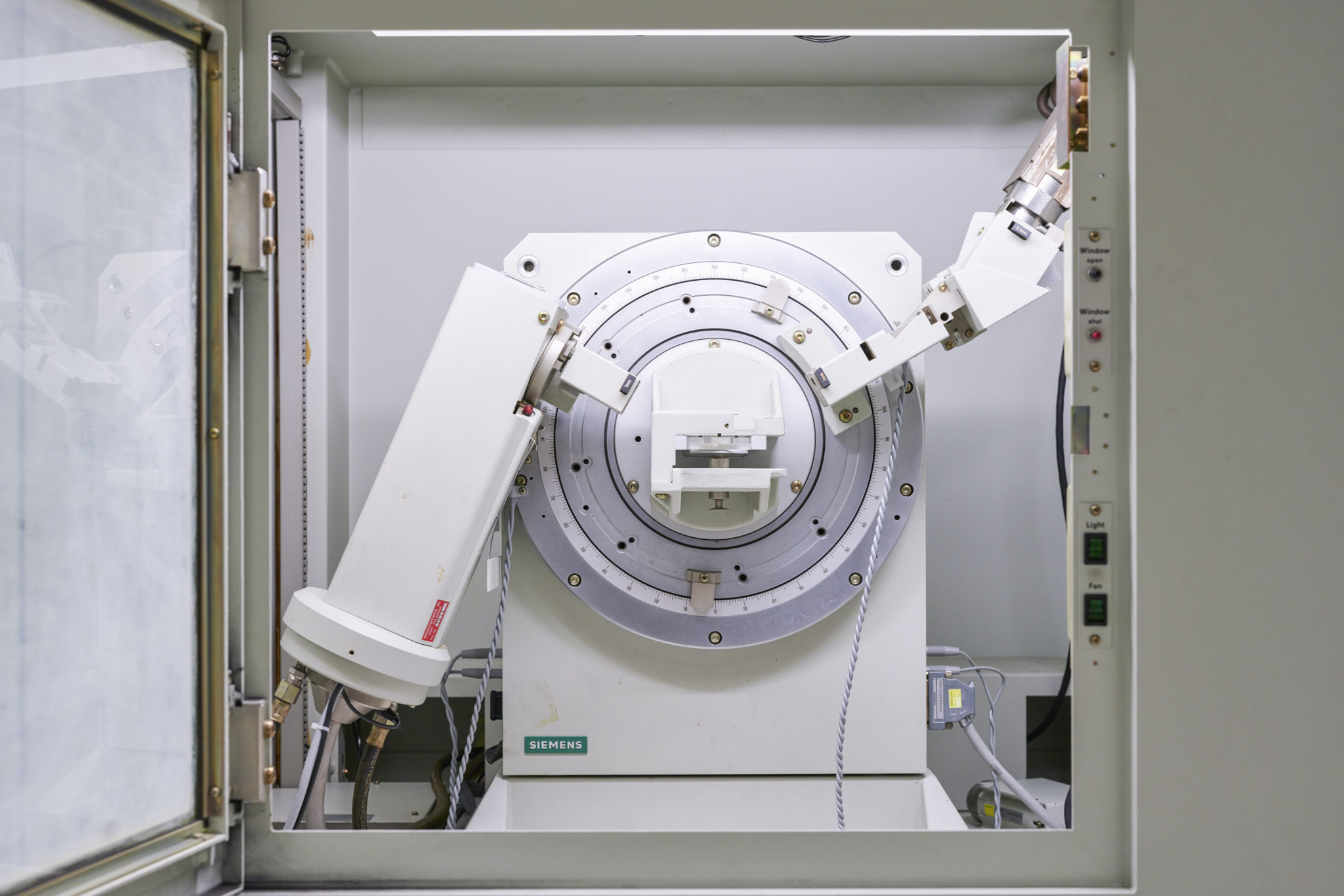 X-Ray diffractometer - Bruker D5000 - Institute for General Materials Properties