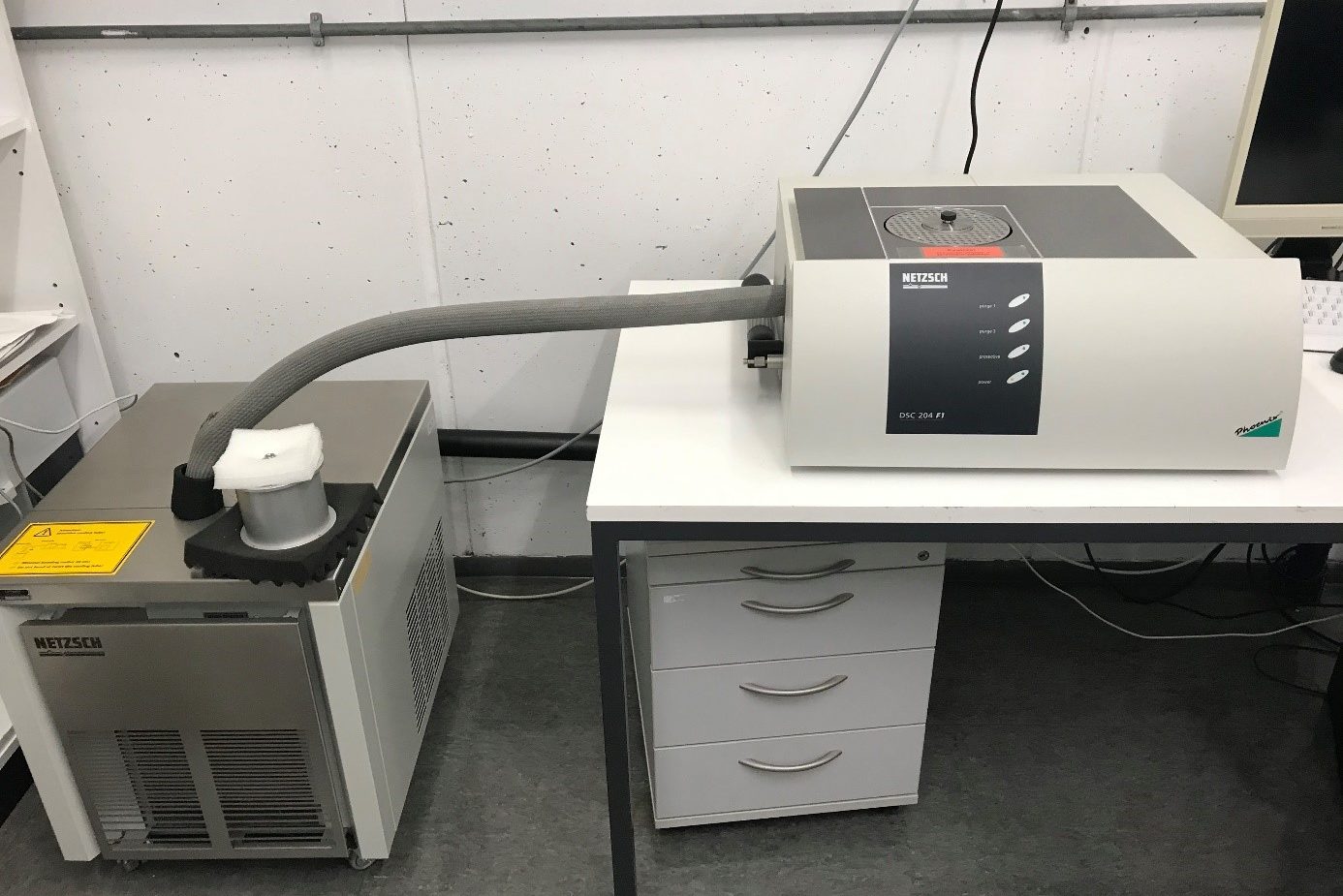 Dynamic differential calorimetry for thermal analysis (DSC, Netsch 204 F1 Phoenix®) - Institute ...